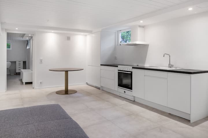 Lägenhet I Underbart Villaområde - Stockholm