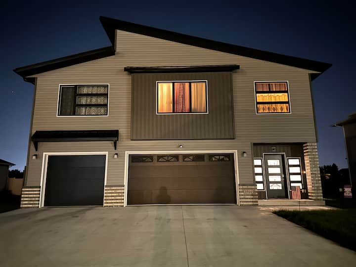 Giant House - Fargo, ND