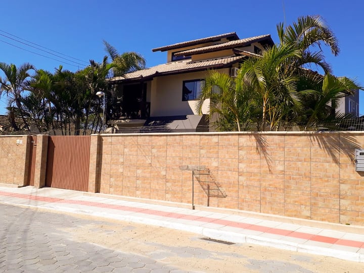 Luxuosa Casa De Praia Com Piscina E Churrasqueira - Florianópolis