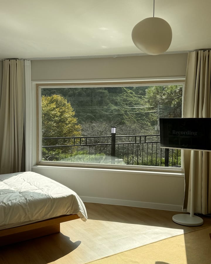 [온유재 1호] 도자기와 다도 체험이 가능한 소나무 아래 근사한 뷰 숙소 - Suncheon-si