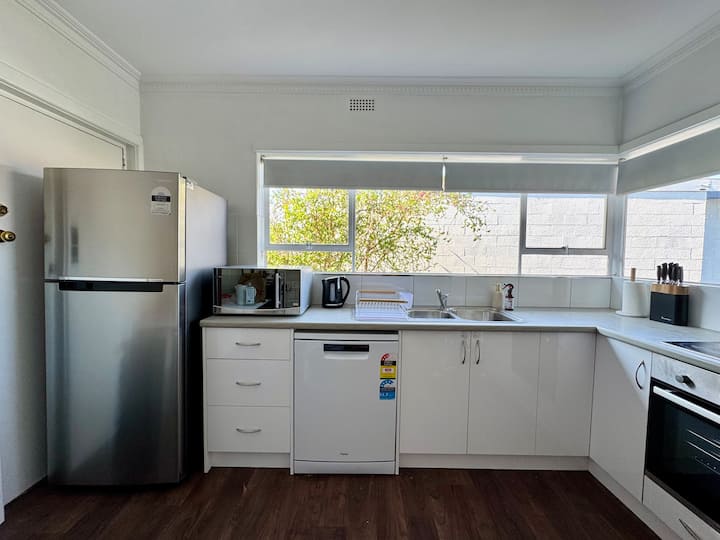 Wake Up In Salamanca Room W/ Amazing Derwent Views - Hobart