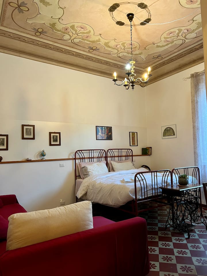Grande Stanza In Stile Toscano - Florenz
