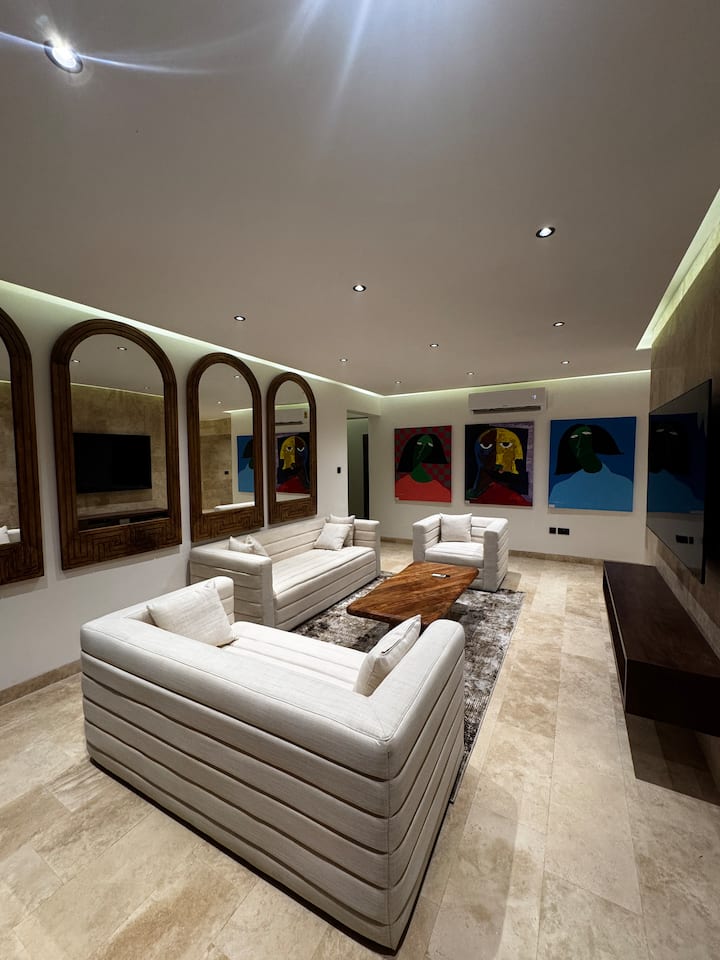 Makam 3 Bed In 90 Independence Avenue - Accra