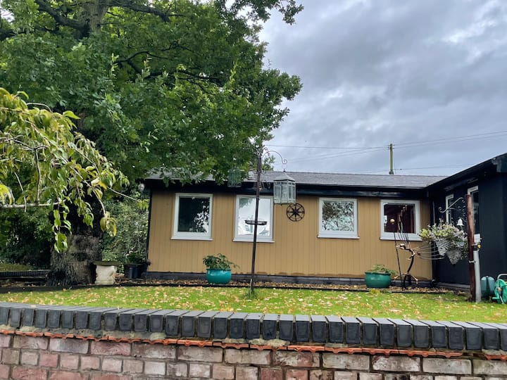 Stunning Bungalow Quiet Location - Worcester