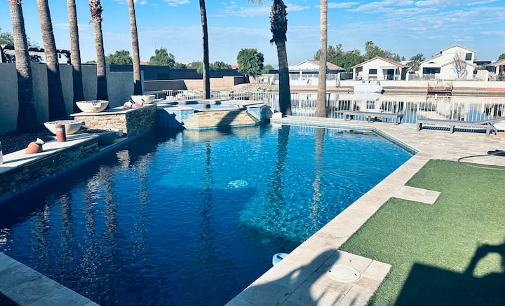 Lakefront Villa W/heated Pool - Glendale, AZ