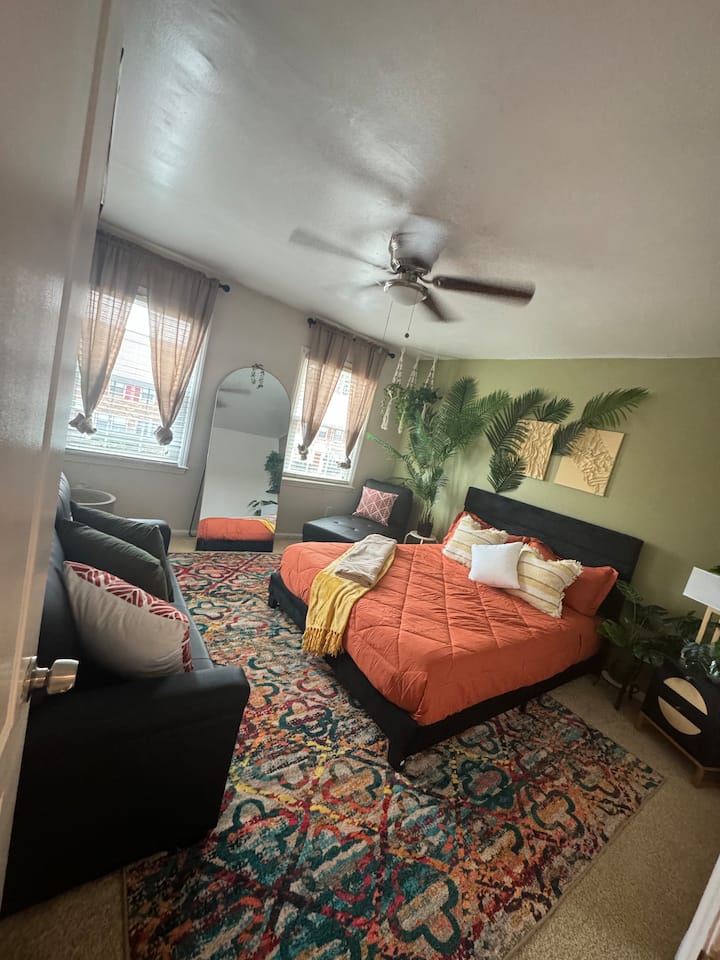 Essenceless Palace Of Comfort - Piper Glen Drive – Charlotte