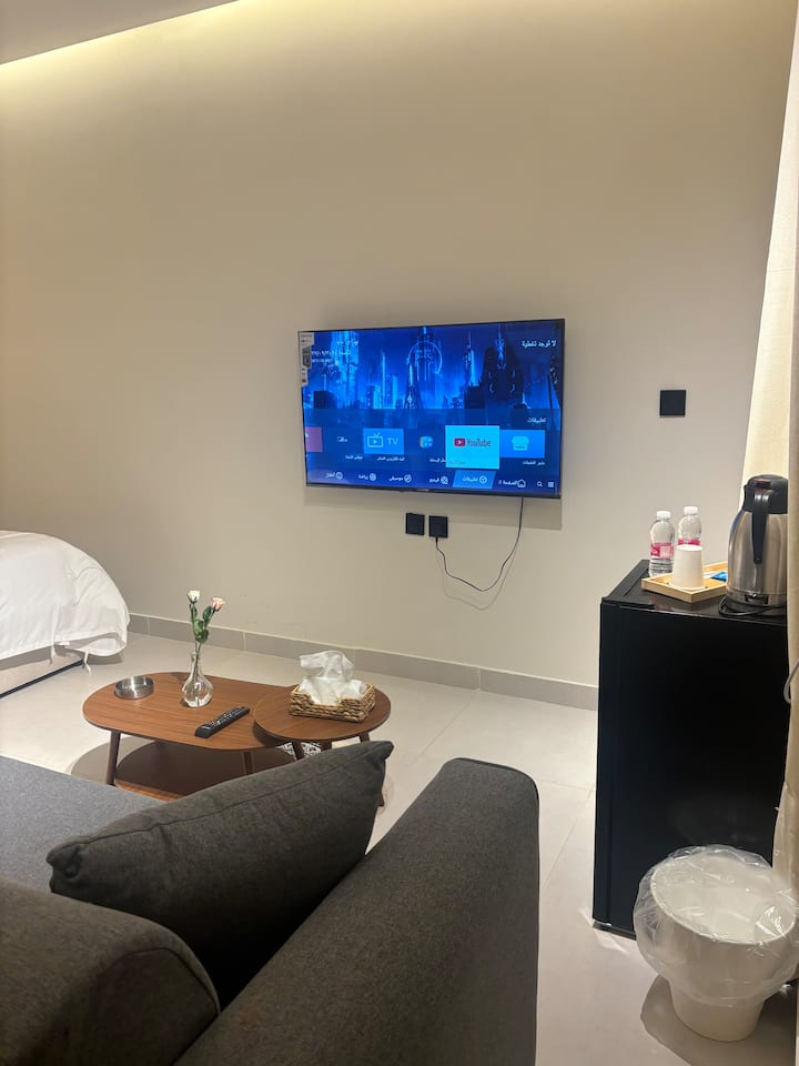 غرفة مميزة بطريق الملك | حي النهضة | دخول ذاتي B7 - Jeddah