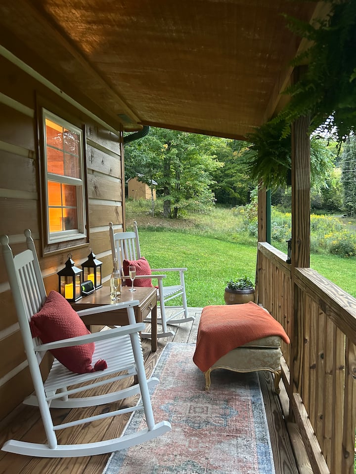 Cozy Rustic Cabin - West Jefferson, NC