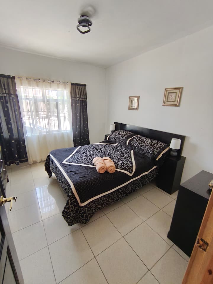 Casa En Delicias 3 Recamaras, 3 Camas Dobles. - Delicias