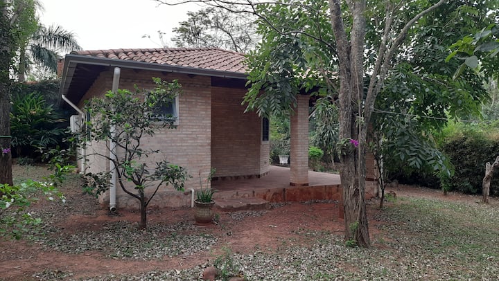 Casa Con Jardín - Itauguá