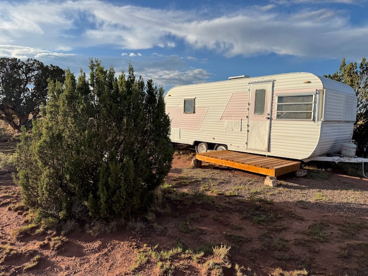 Vintage Trailer Under The Stars - Arizona