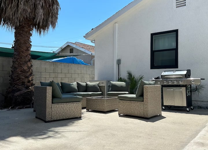 Luxury Redondo Beach Home | 6 Bedrooms 2 Kitchens - Redondo Beach, CA