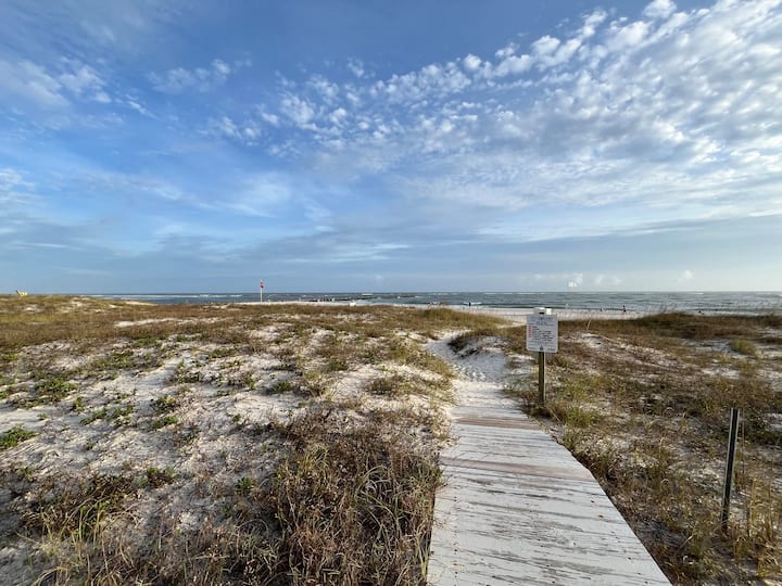 2br- 2 Bath Beachfront Condo In Orange Beach - Orange Beach, AL