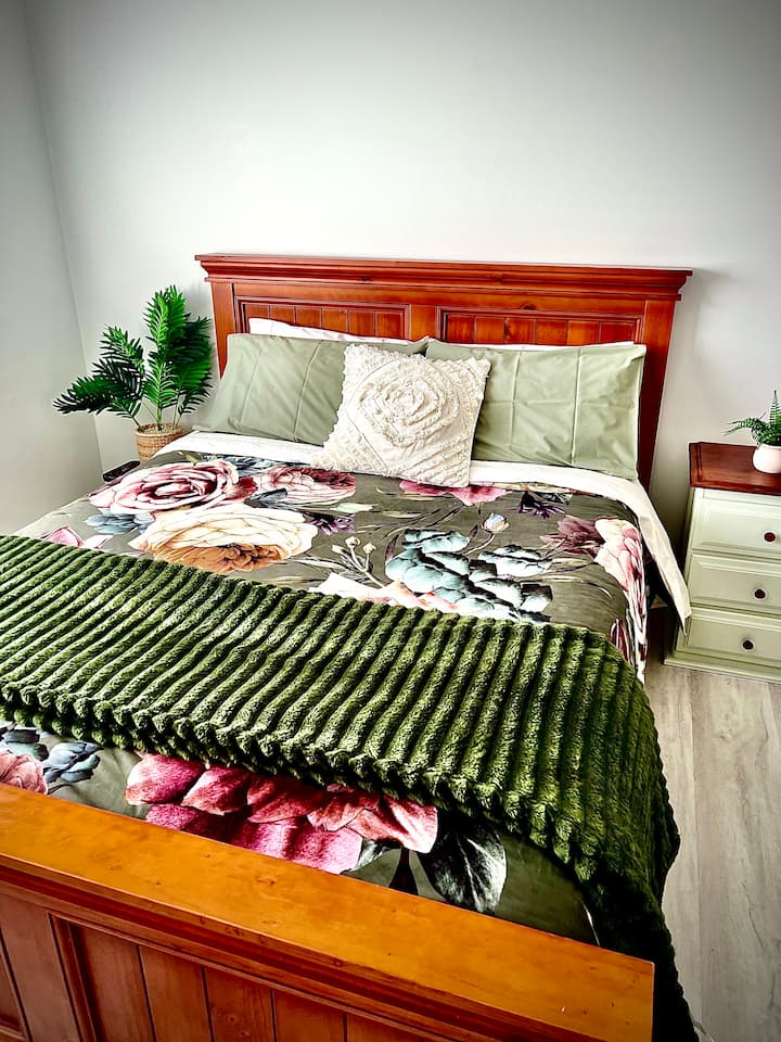 Sam's Cottage On Hennessey - Trafalgar