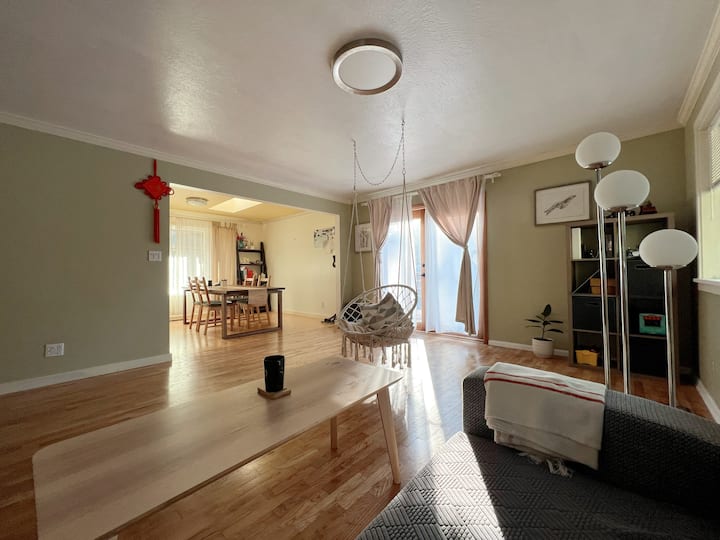 Redmond Microsoft, Google Cozy Room On Busline - Kirkland, WA