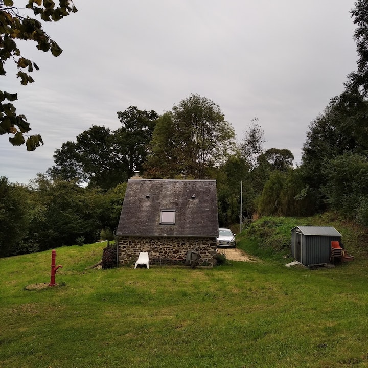 Charmante Maison Isolée Sur Un Mont - Domfront
