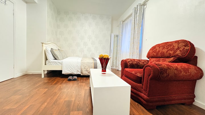 Central London! Double Bed Large Room With Balcony - London
