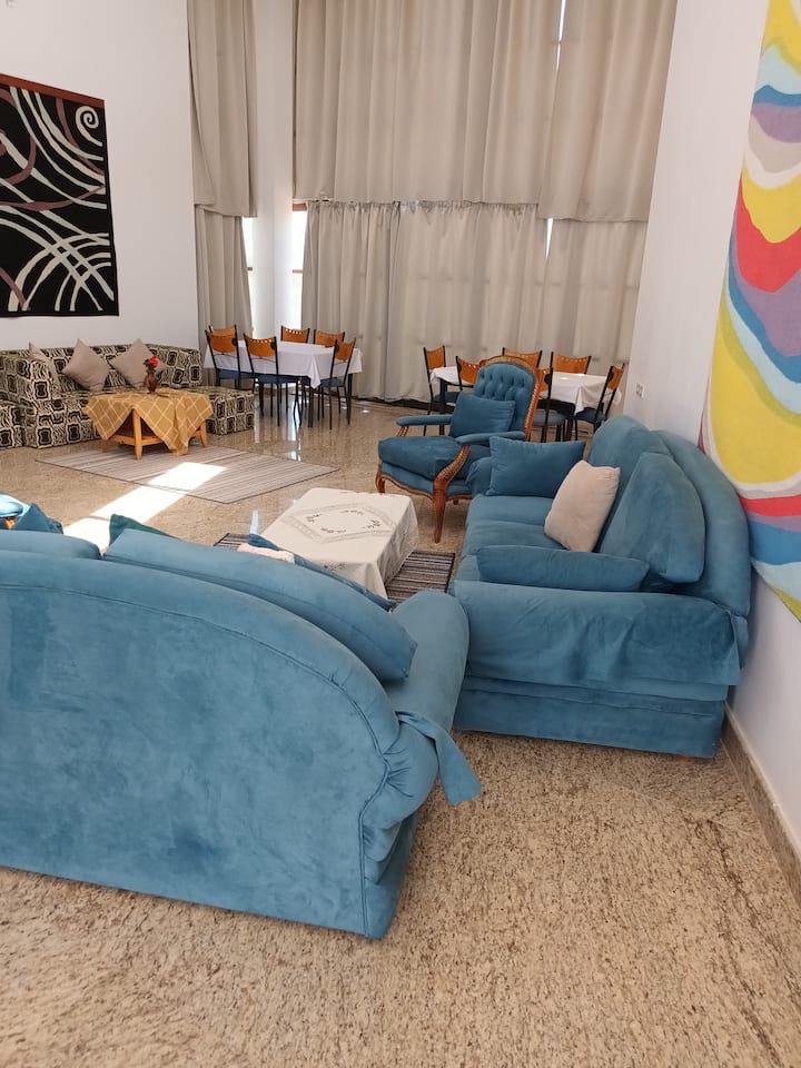 غرفه فى اليوم لنفرين ١٢٠ دولار - Hurghada