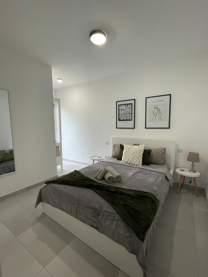 Charming Sliema Getaway! - Malta