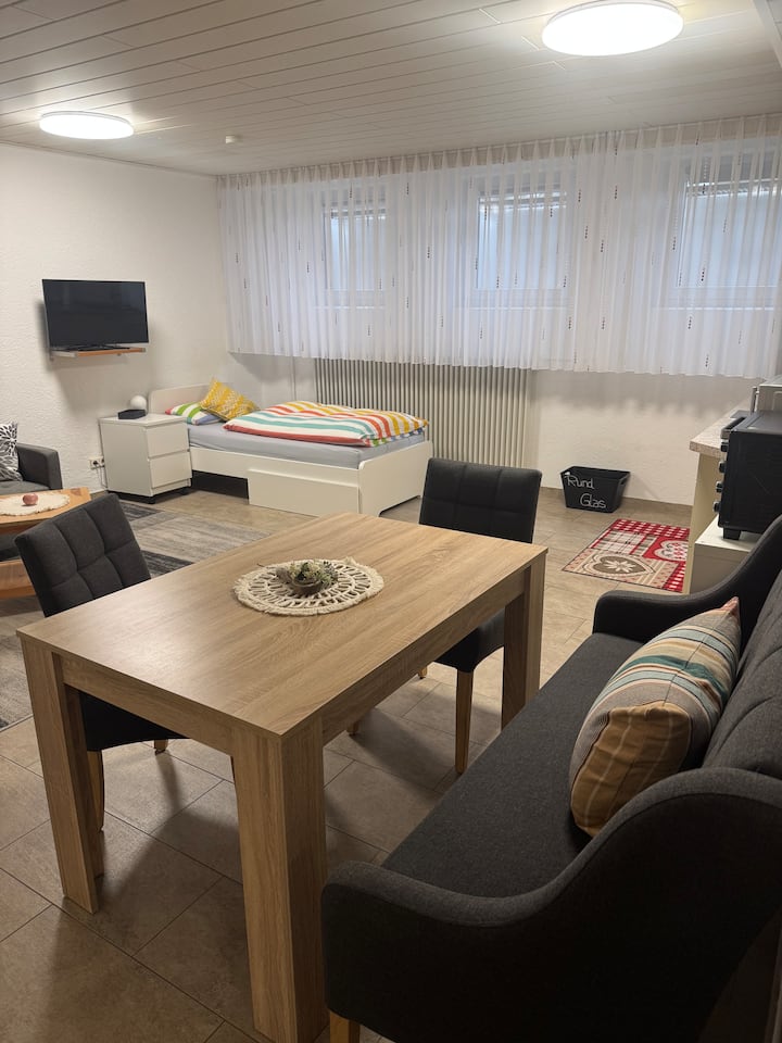 Gemütliche Ferien-/ Monteurwohnung Mit Komfort - Bönnigheim