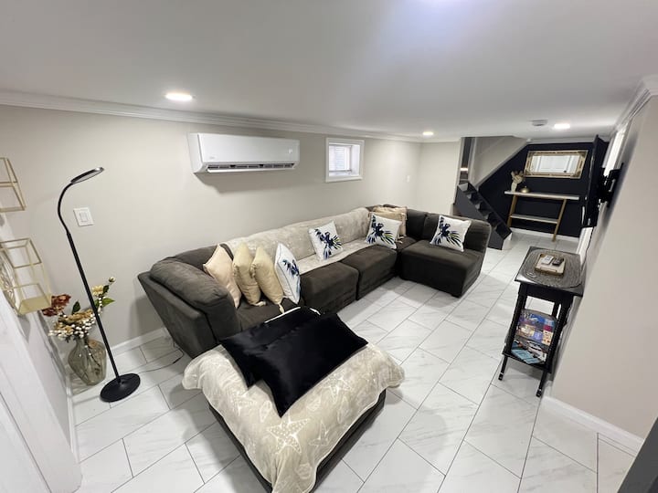 Renovated Gem By Newark Airport! - Elizabeth, NJ
