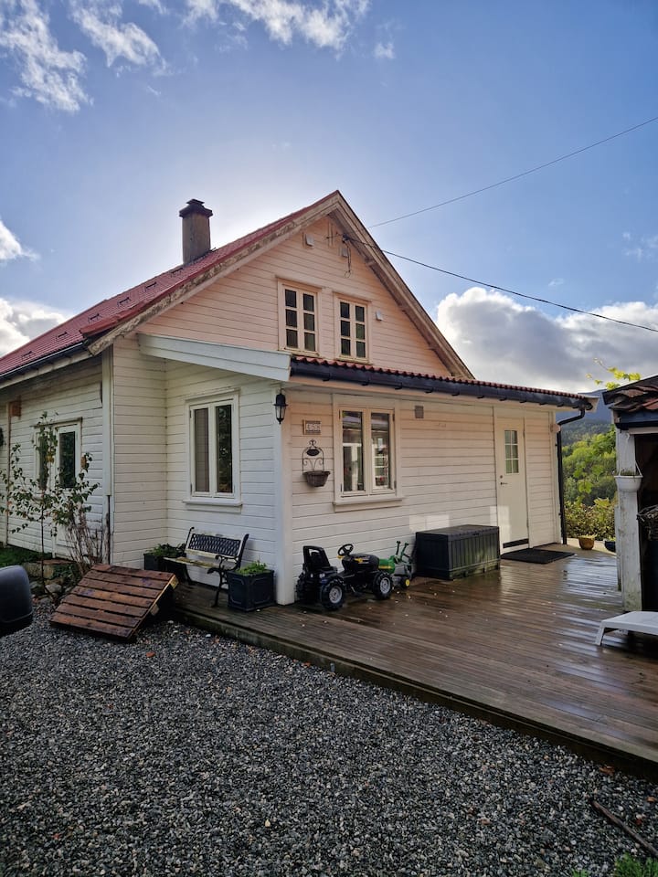 Koselig Hus På Gård  Uten Naboer - Vikedal