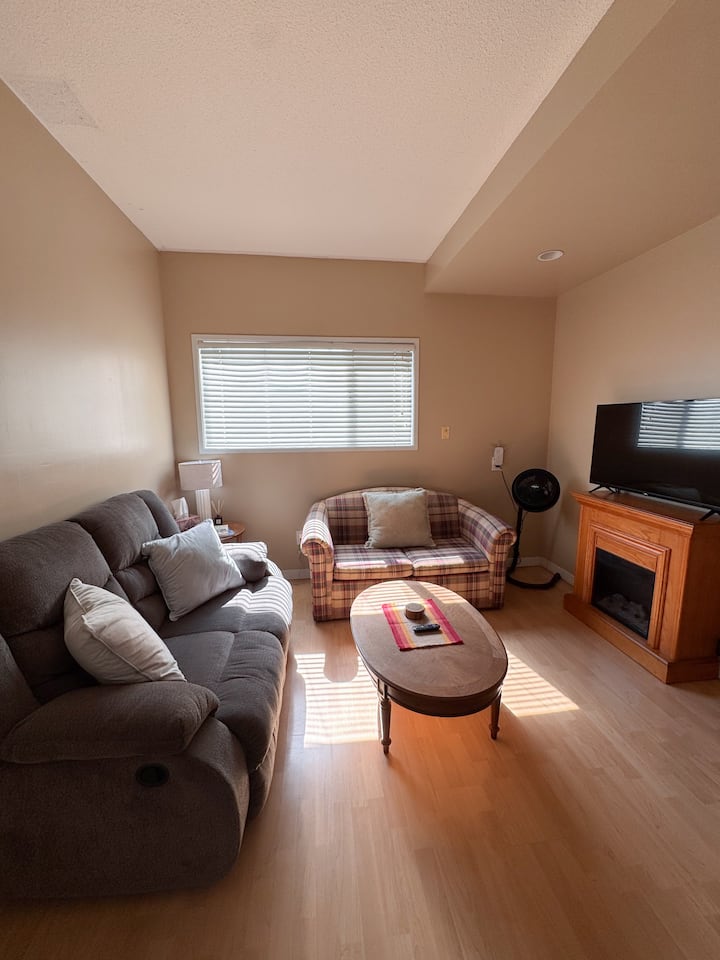 Cozy Bright Guest Suite - Princeton