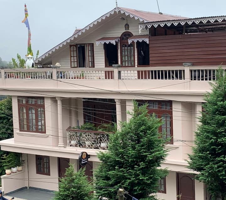 Private Bedroom And Bathroom (2-3 People) - Darjeeling