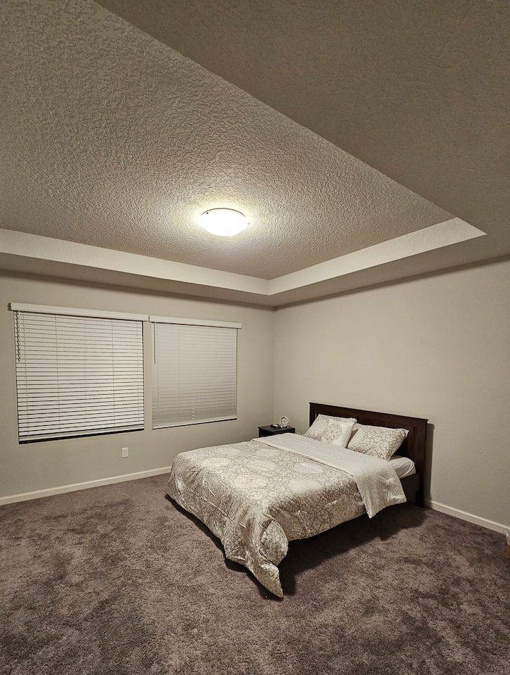 Beautiful And Clean House - Forest Grove, OR