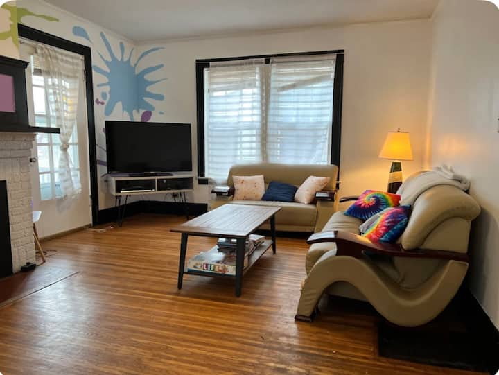 Blue Room! 20% Off For Medical/first Responders - Syracuse, NY