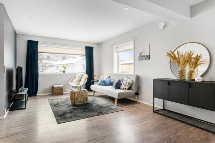 Moderne Og Sentral Leilighet, Parkering - Ålesund