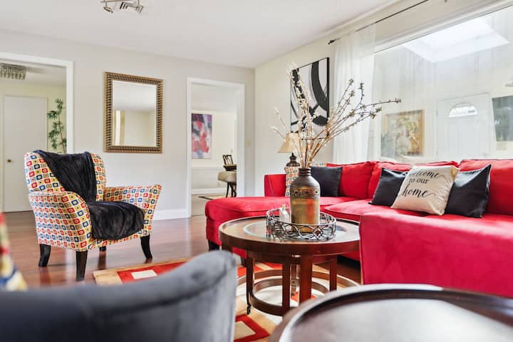 Cozy 4 Bedroom West Hartford House - Farmington, CT