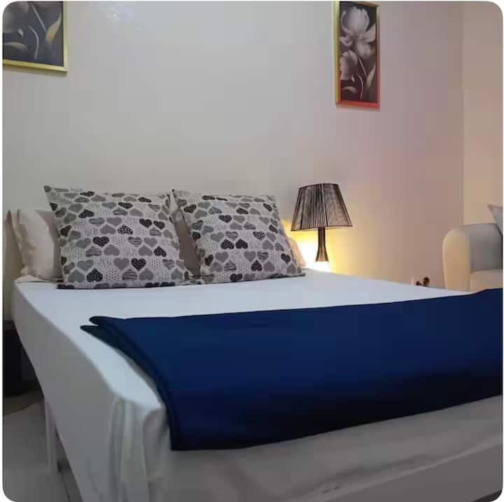 Chambre Spacieuse Et Salle De Bain - Dakar