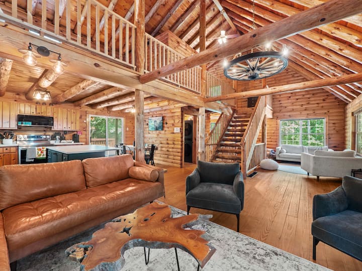 Log Cabin Retreat - Monroe, GA