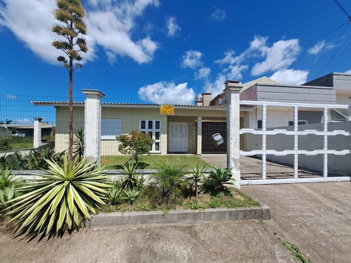 Casa 4 Quartos Com Piscina - Tramandaí