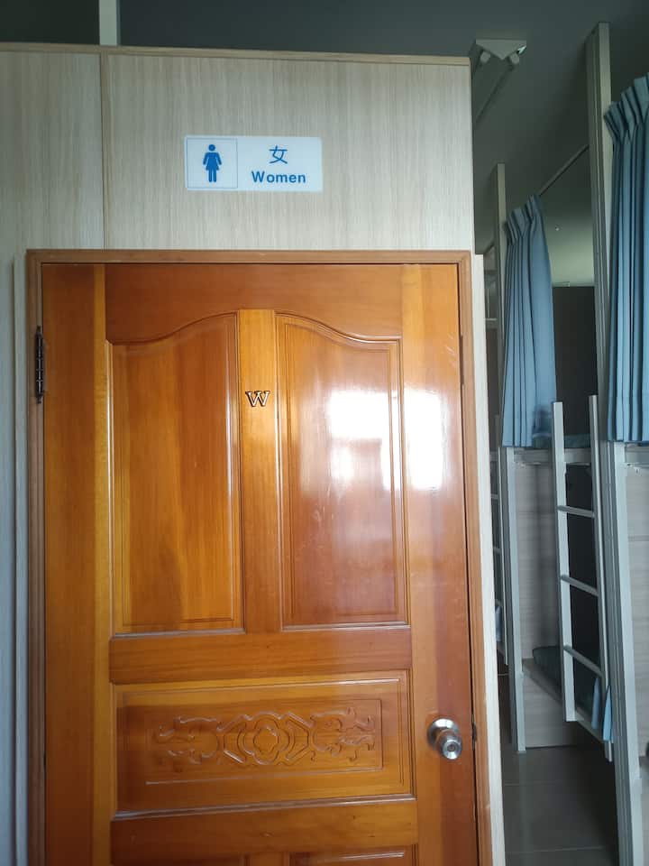 柳營#潘潘的家(B&b,w1,女單人床)(共計6床) - 鹽水區