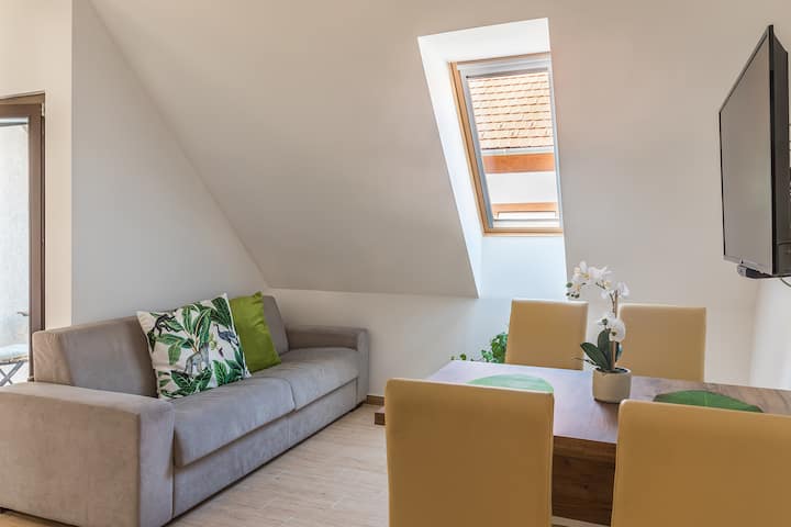 Belvárosi ÚJépítésű Modern Lakás - Veszprém megye