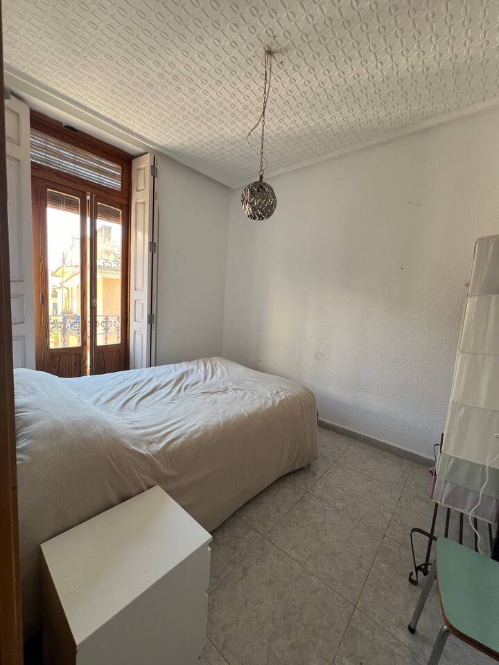 Medio Apartamento A 4 Minutos Del Ayuntamiento - Valencia