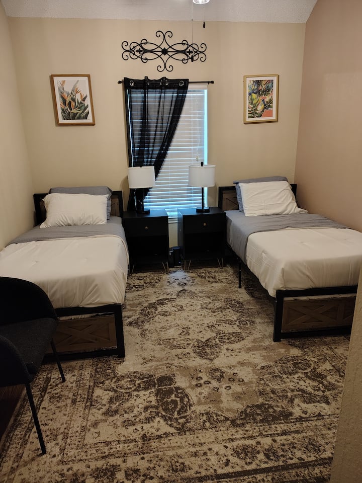 Crescent Heights Manor - Room 2 - Rowlett, TX
