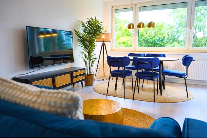 Unique: Spacious For 5 | Balcony | Kitchen | Wifi - Delmenhorst