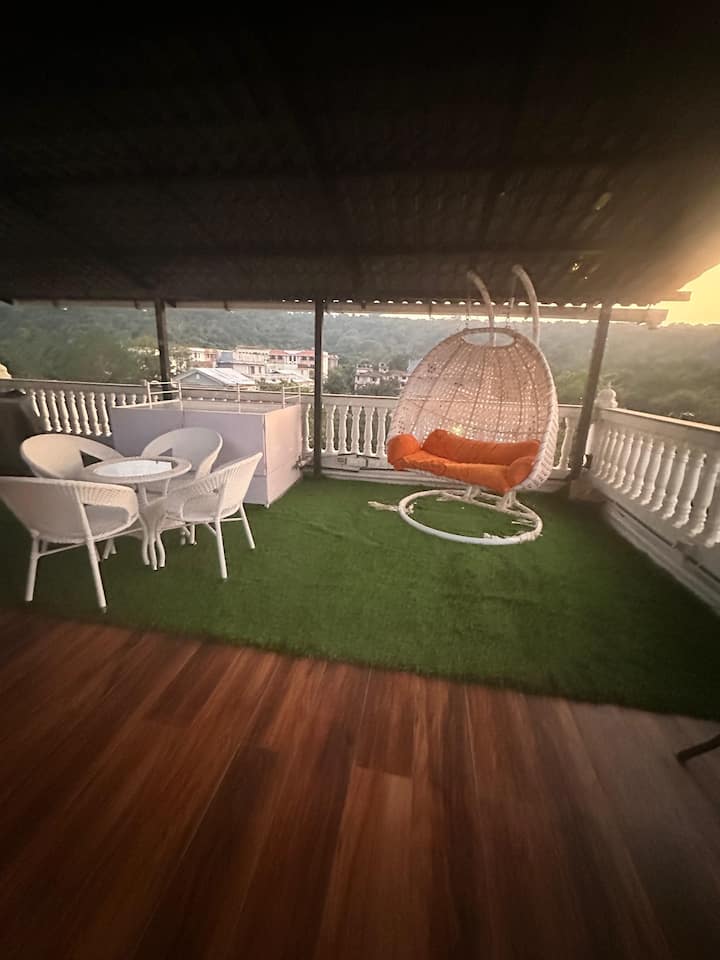 2 Bhk/attic/terrace/pool By Blissfullabode_e - Goa