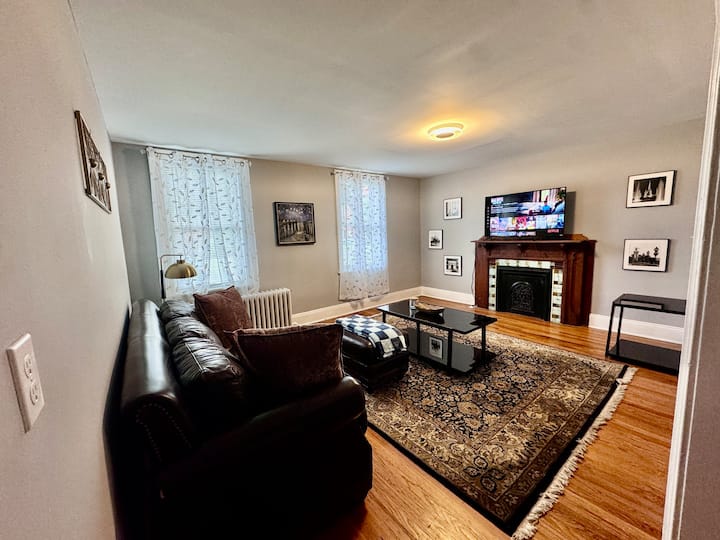 Lovely 1 Bedroom Across The Park - Albany, NY