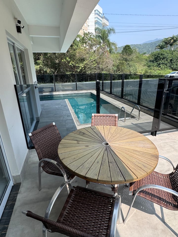 Apartamento 3 Quartos (204) - Piscina No Prédio - Governador Celso Ramos