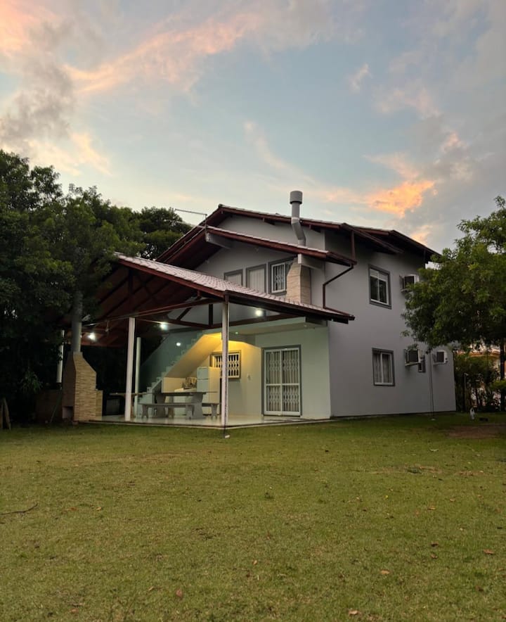 Casa Em áRea Verde A 200 Mts Da Praia - Governador Celso Ramos