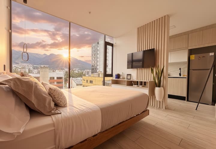 Zona Trabajo Wifi Jacuzzi Cocina Gym Piscina Tv - Quito