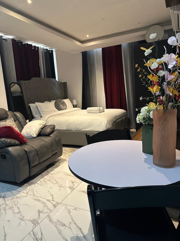 Cozy Studio In East Legon - Accra