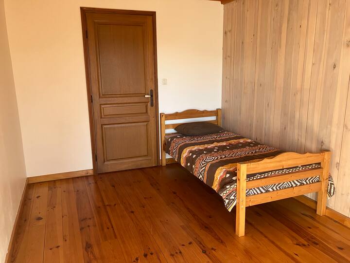 Chambre D’hôtes Lit Simple ! - La Chaise-Dieu