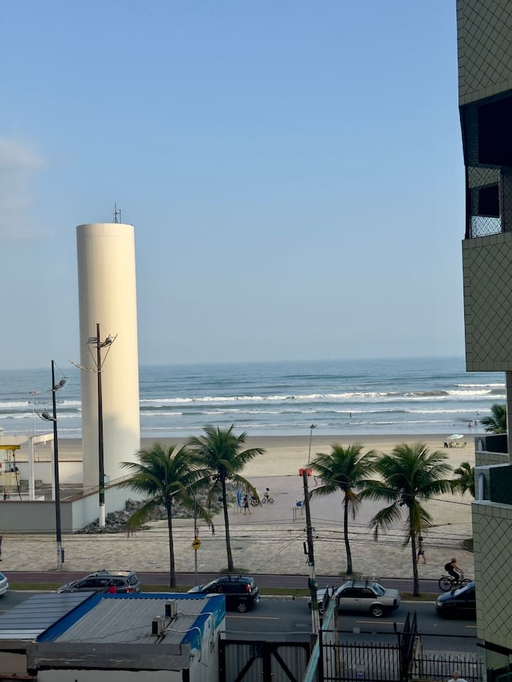 Apt Frente Pro Mar Com 3 Quartos 130metros - Praia Grande