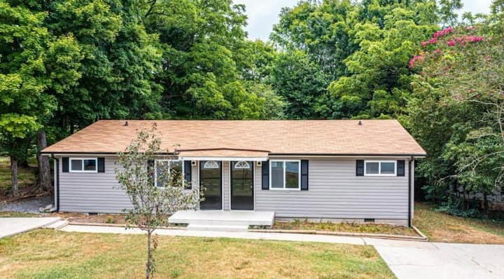 Remodeled Hickory Charmer! - Hickory, NC