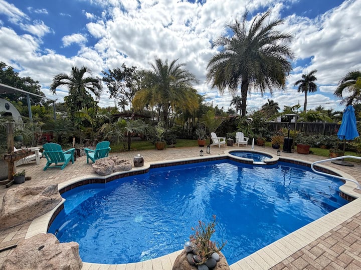 Little Oasis - Aventura, FL